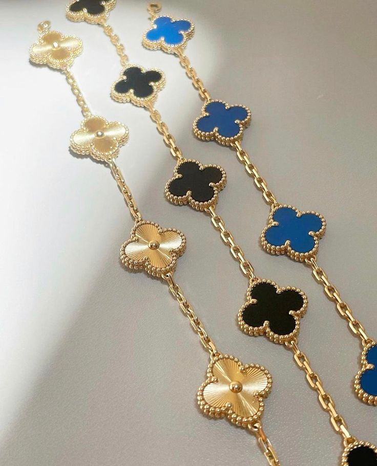 The Charm of Clover Necklaces: Unveiling the Trend – Bijou Era